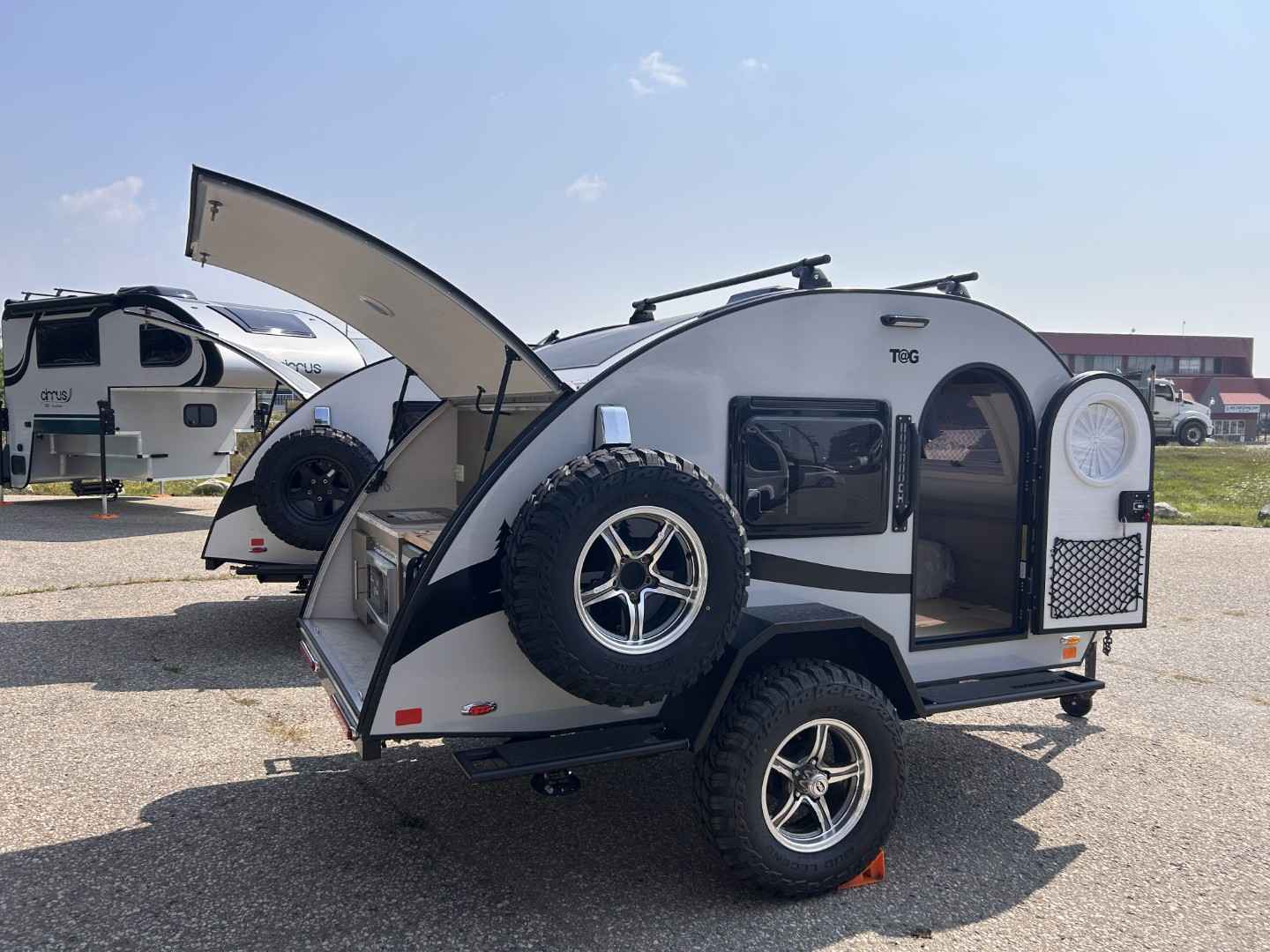 2025 NuCamp TAG 5W - Black Canyon Edition - Platinum RV